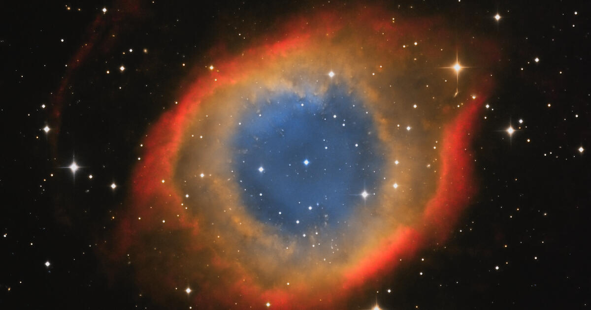 The Helix Nebula | Telescope Live